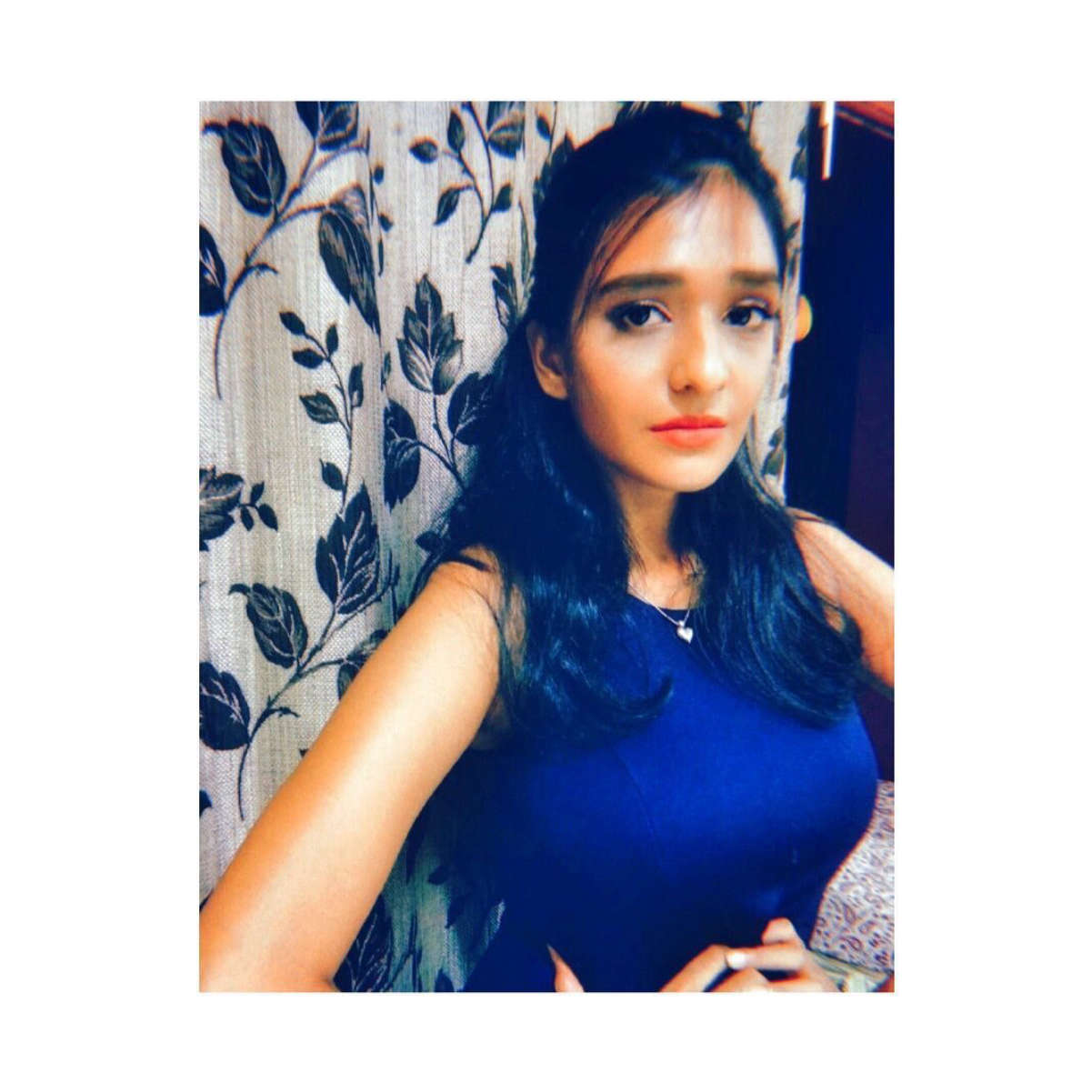 Aishwarya Khare Wiki