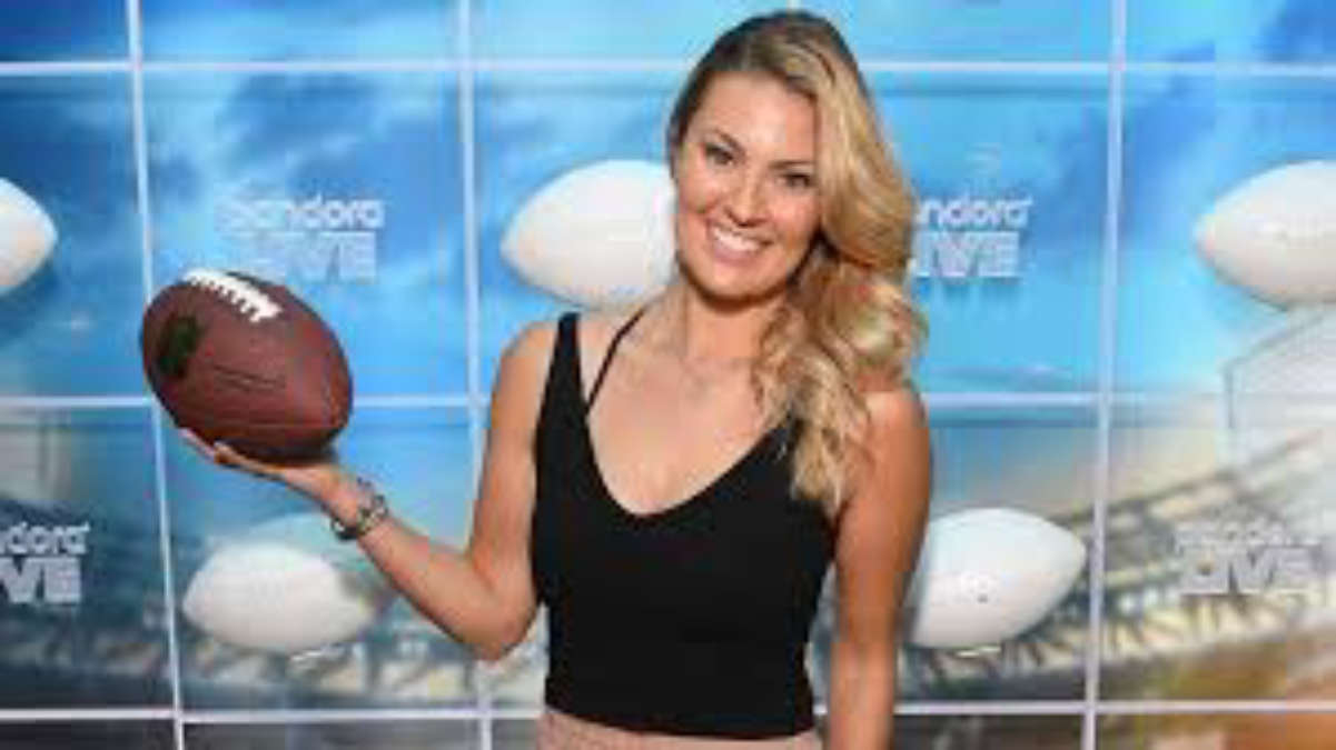 Amanda Balionis Wiki