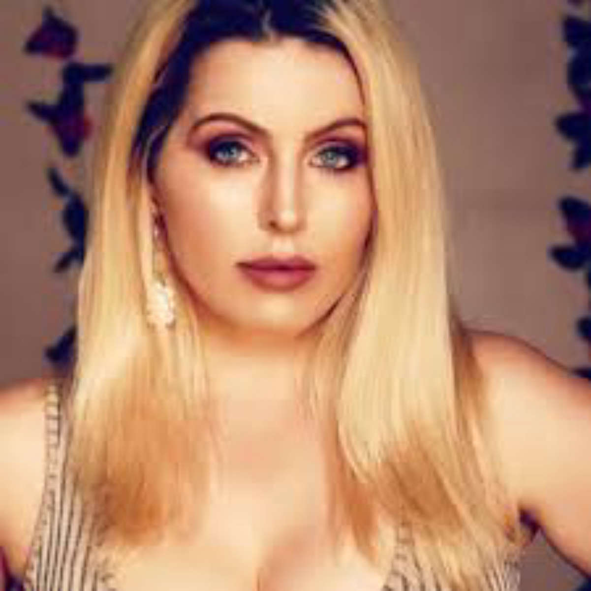 Carolyn Rodriguez's Instagram, Twitter & Facebook on IDCrawl