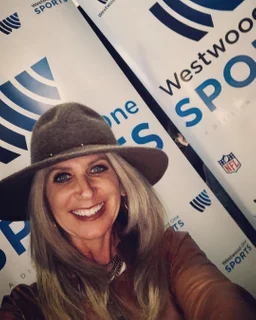 Laura Okmin Wiki & Bio