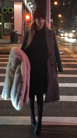 Nicolette Kahen (Crypto Barbie) Wiki & Bio