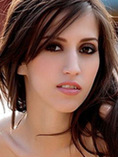 April O'Neil Wiki & Bio