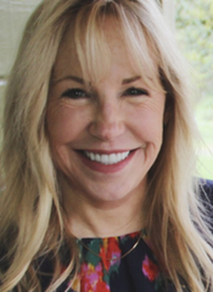 Theresa Ragan (T. R. Ragan) Wiki & Bio