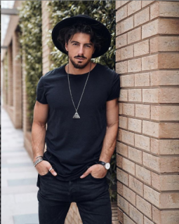 Rowan Row Wiki & Bio